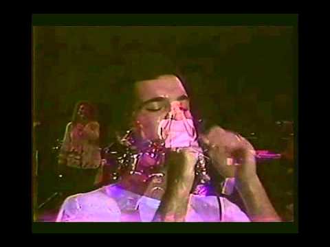 Gino Vannelli  - It Hurts to Be in Love (live)1991