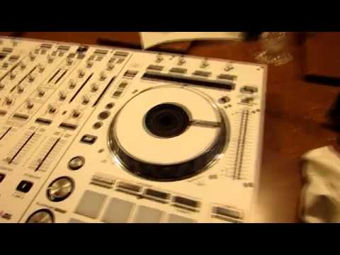 12inch Skinz and DJ Tech Tools Chroma Caps on the Pioneer DDJ-SX - YouTube