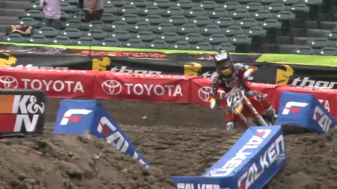Supercross action on the track from Anaheim 1 press day 2011 - YouTube