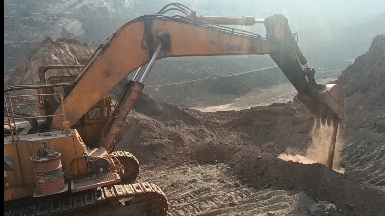 Amazing Excavator Working In Mines | Excavator In Action ...