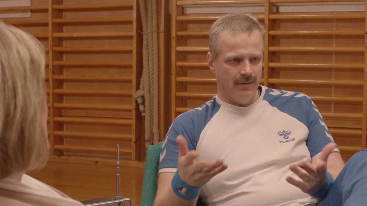 Mottumars - Hvernig taka íslenskar konur Mottumars? - YouTube