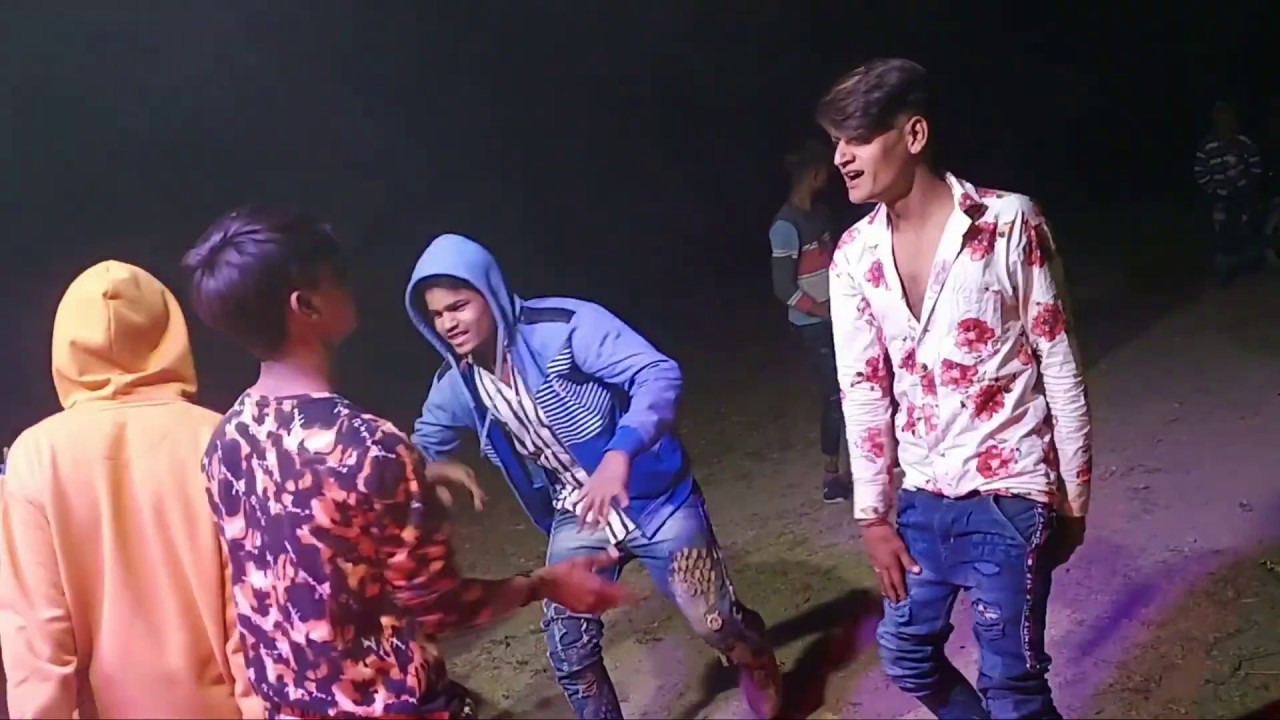 Famous dans - YouTube