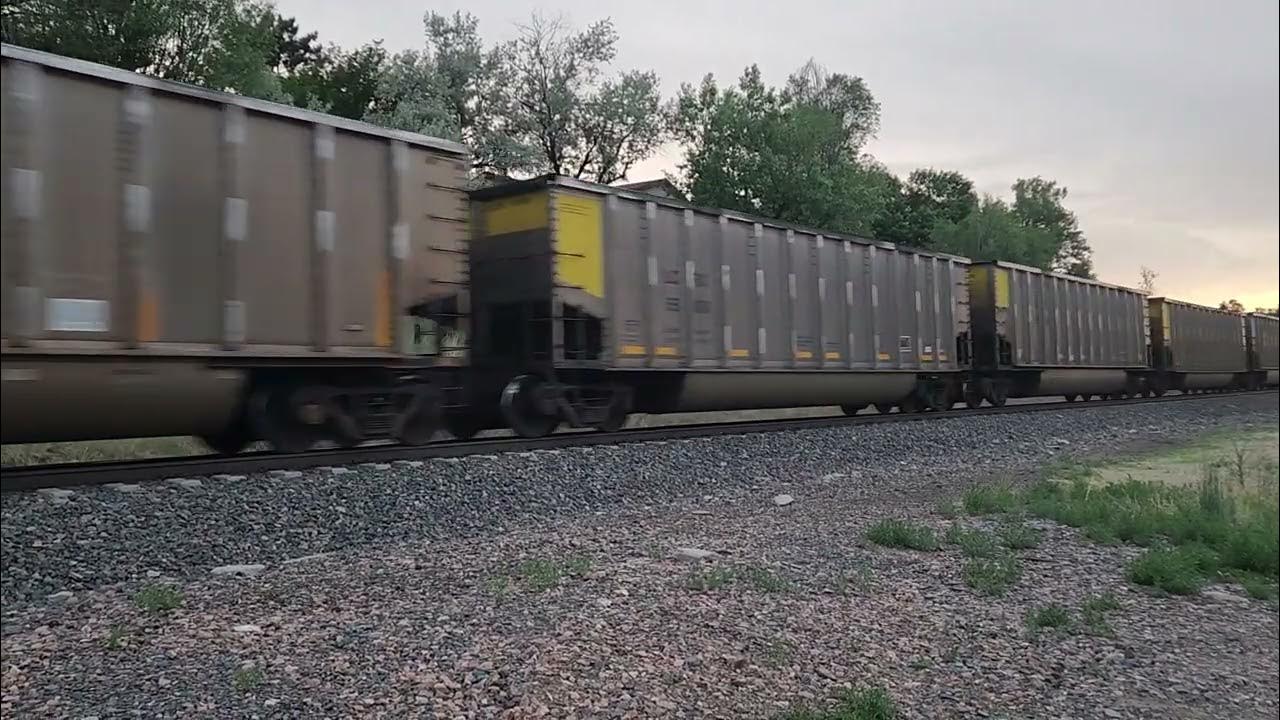 SD70ACe Duo leads southbound Coke Loads - YouTube