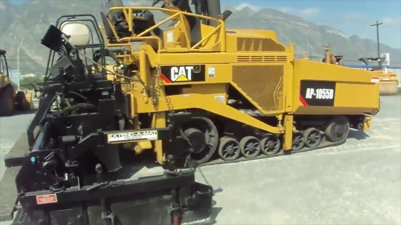 EXTENDEDORA CAT AP1055 D - YouTube