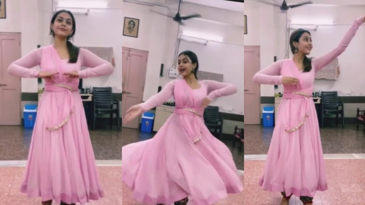 Reem Shaikh is awesome Kathak dance practice in this video - YouTube