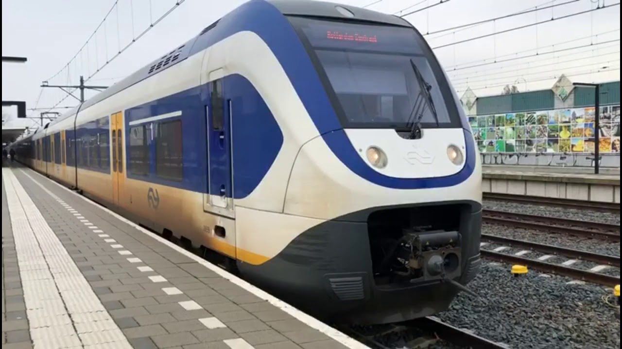 treinen op station Gouda - YouTube