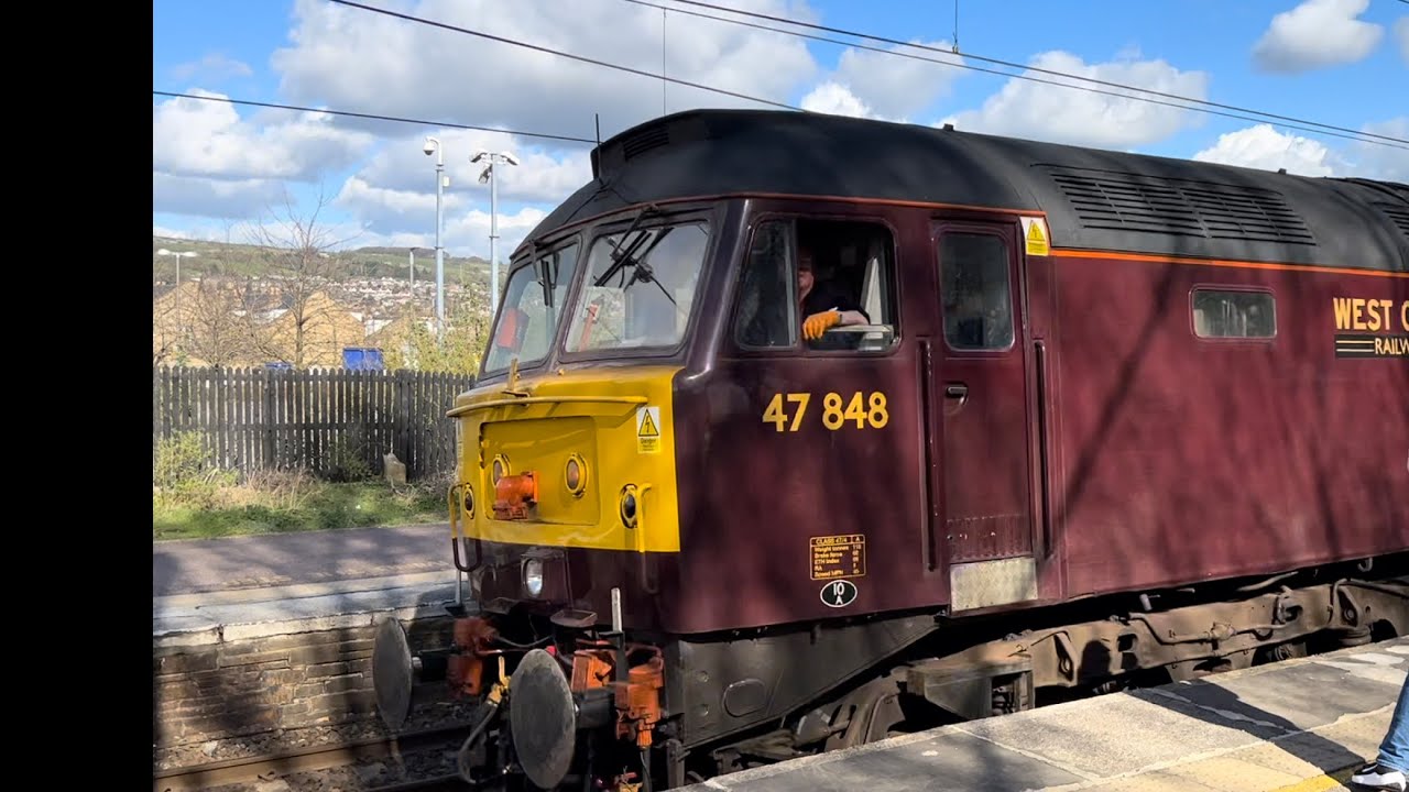 47 848 diesel locomotive pushed by 44871 steam train through Keighley ...