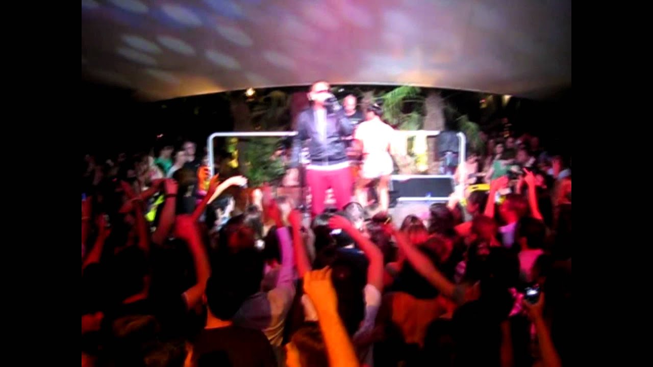 Barcelona! Sasha Lopez feat Broono & Ale Blake LIVE(Carpas Vig) - YouTube