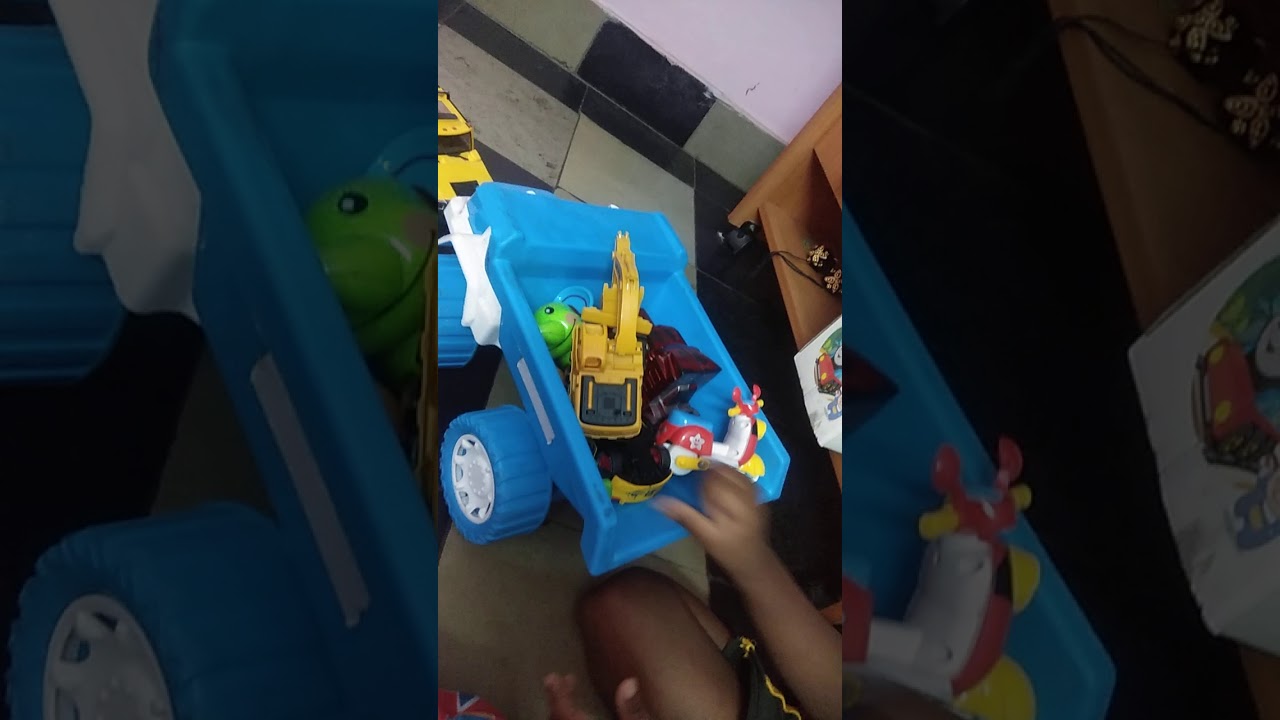 Jo playing with toys. - YouTube