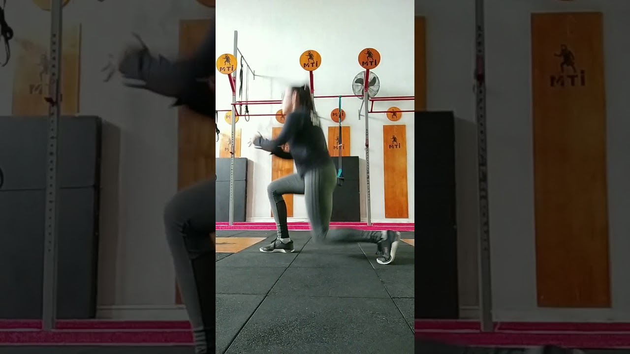 Split squat jump. - YouTube