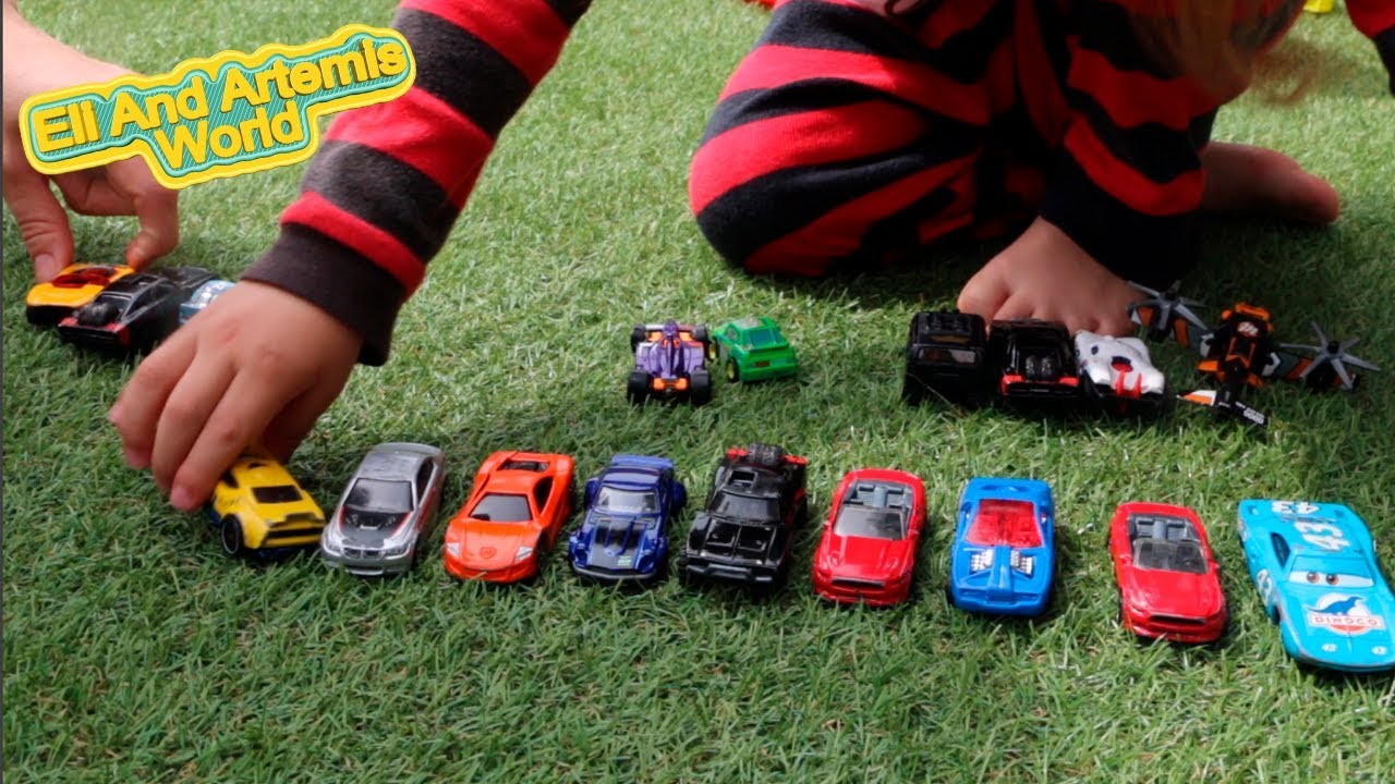 Jugando - Carritos de colores - YouTube