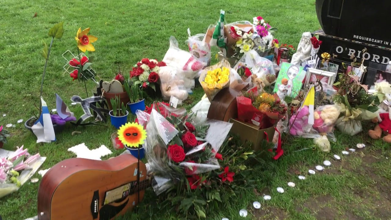 The grave of Dolores O‘Riordan on the first anniversary of her death ...