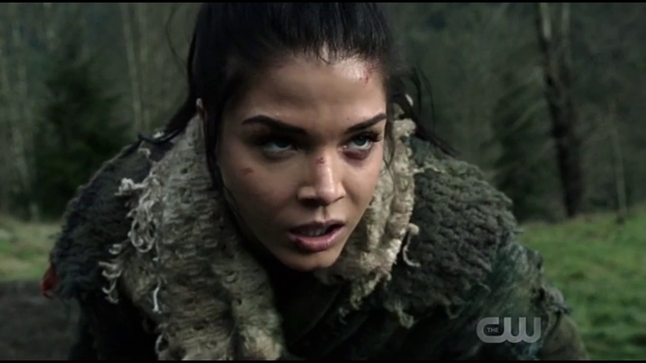 The 100 Octavia fights 4x09 - YouTube