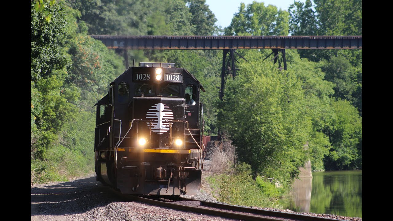 The Illinois Central Trio - "Death Star" SD70s with loaded Ore Train in ...