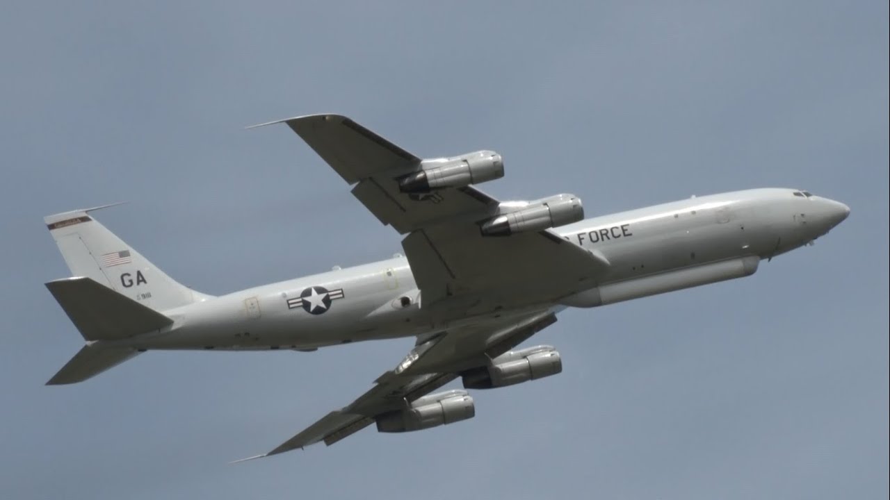 Northrop Grumman E-8C Joint STARS - YouTube