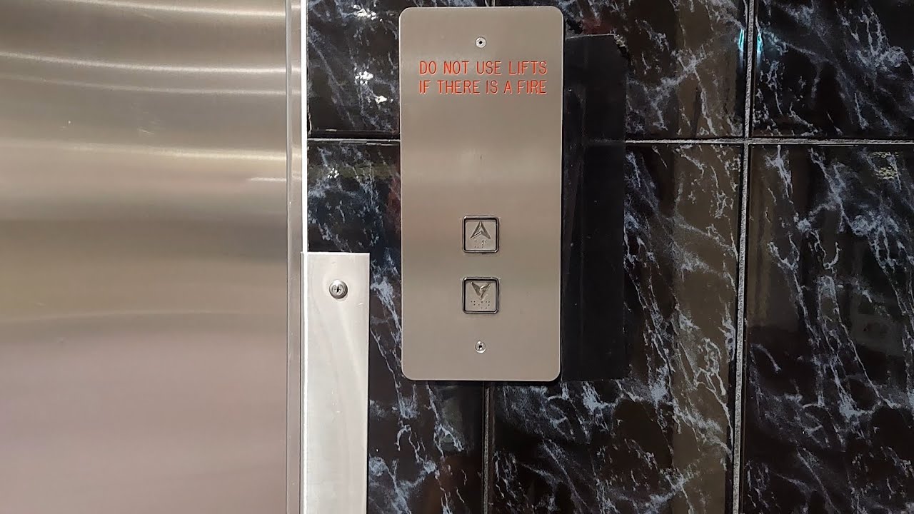 Weird mod? Otis Oiltec hydraulic lift at Gateway Centre Gosford - YouTube