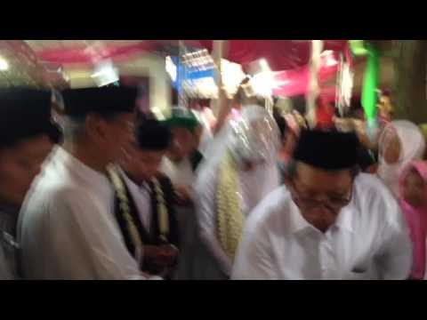 Abah Dimyati Rois mendoakan Arusyain - YouTube