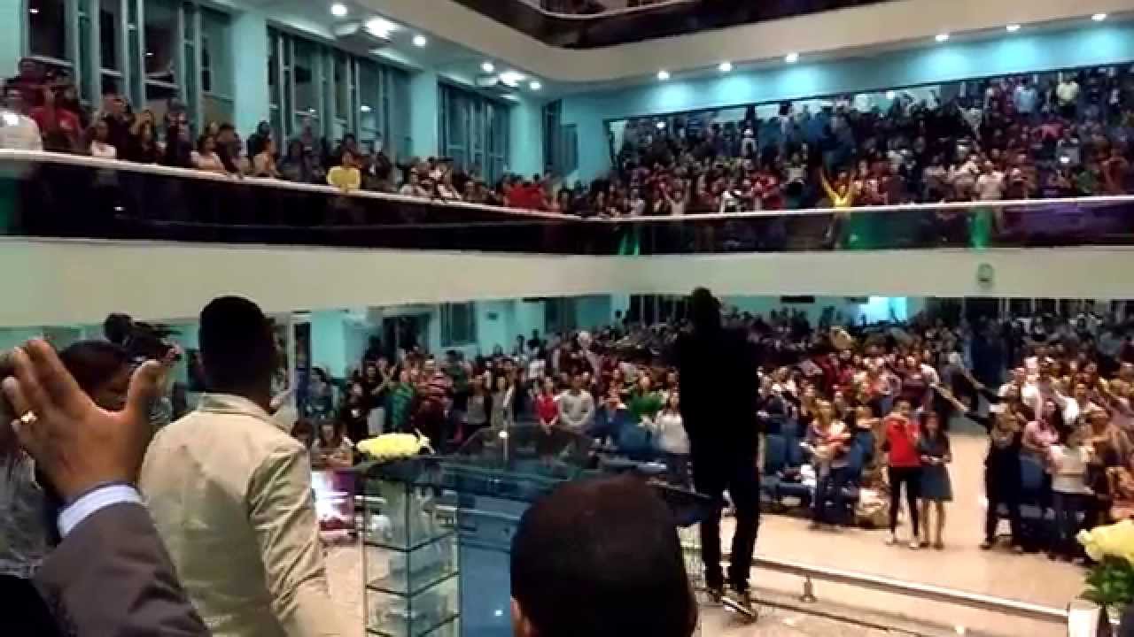 Restitui - Renascer Praise na Adsa Brasil - YouTube