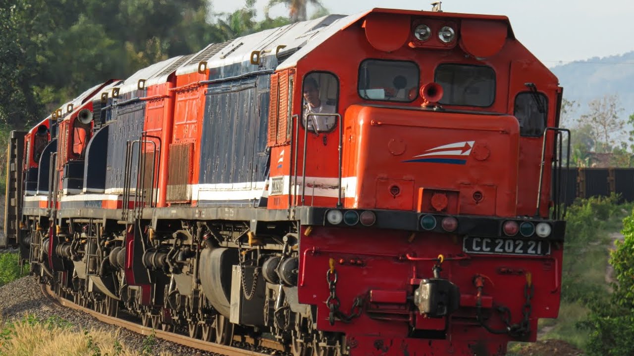 3 KERETA API DITARIK BADAK CC 202 SEMUA - YouTube