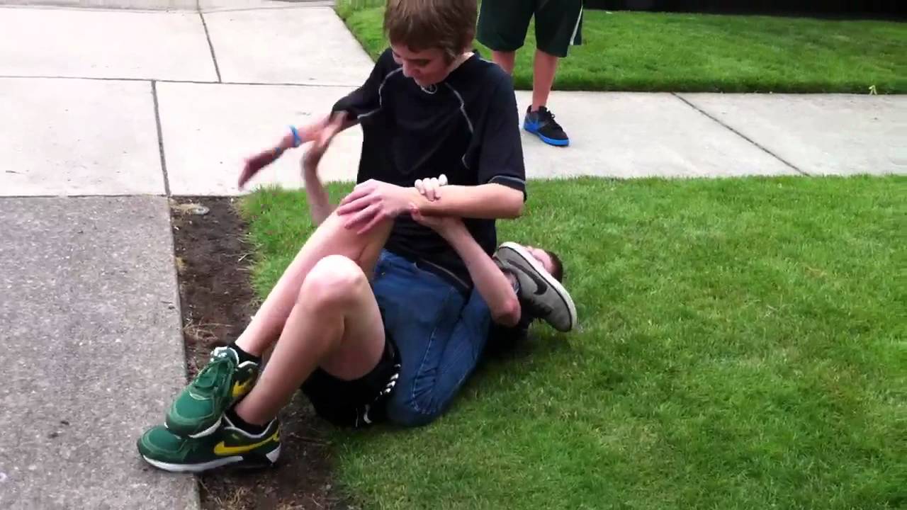 Two Brothers Fighting 3 - YouTube