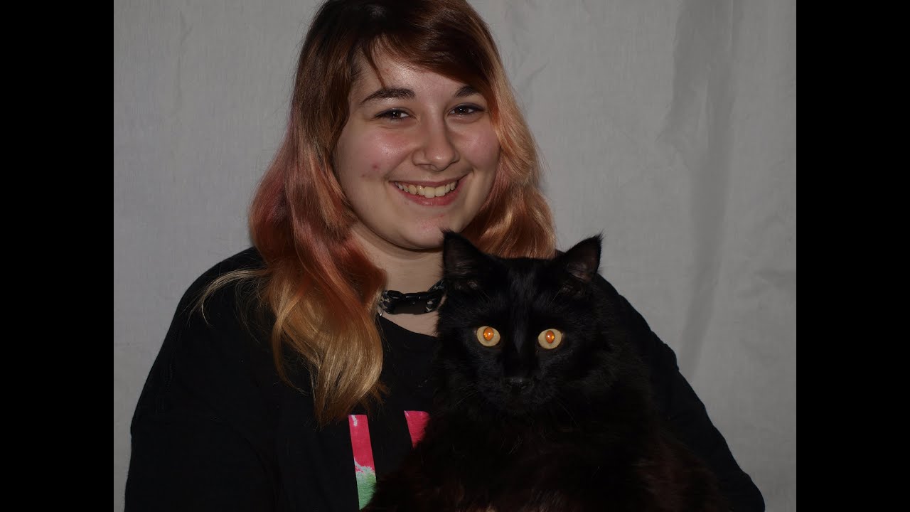 Fake Tabloid News Stories On Social Media - YouTube