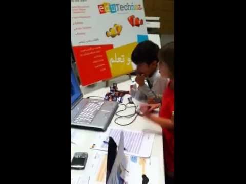 Children Playing Fun Arabic Games - YouTube