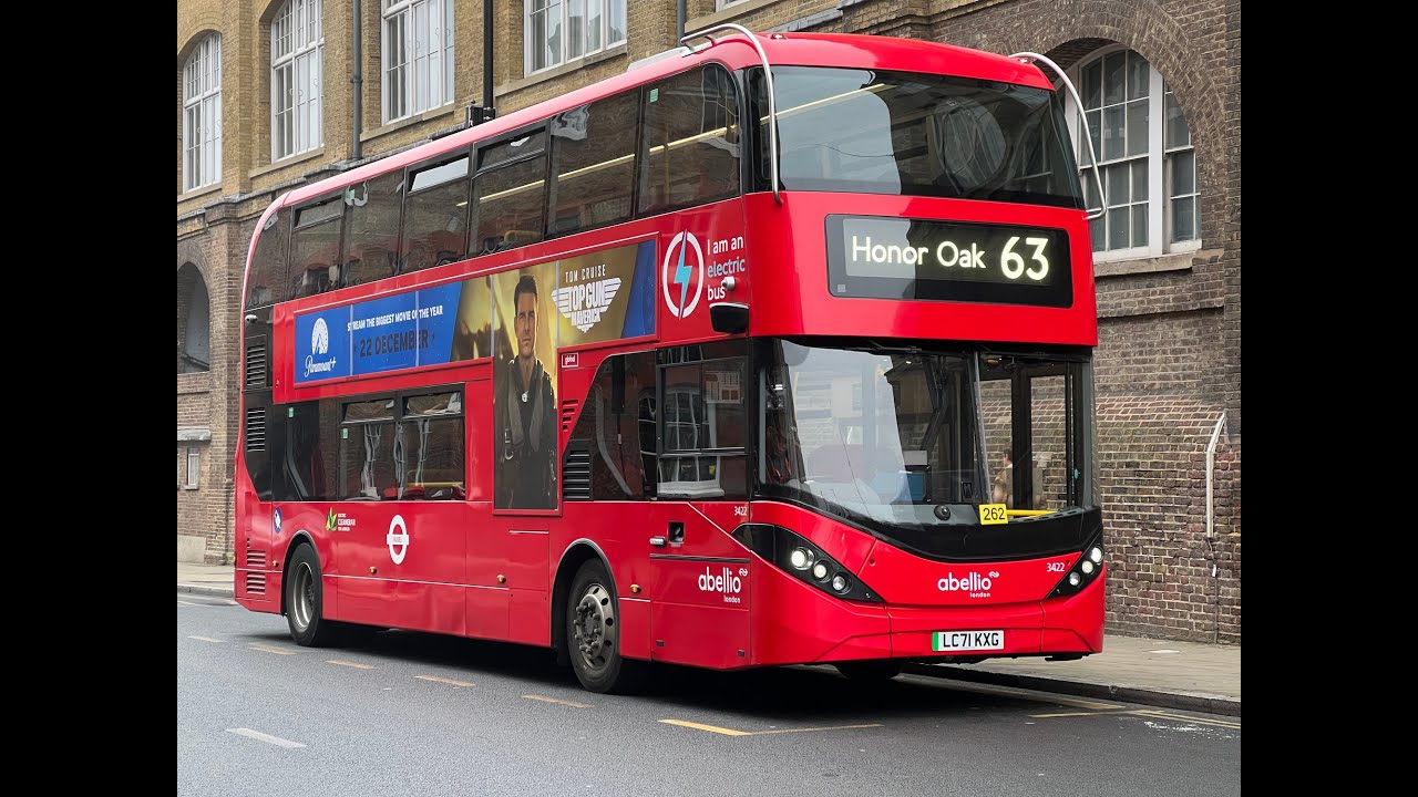 London's Buses at Kings Cross on 11th December 2022 - YouTube