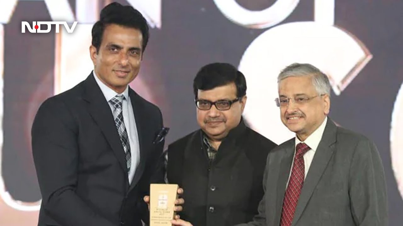 Actor Sonu Sood Honoured As India's True Legend And Humanitarian Of The ...