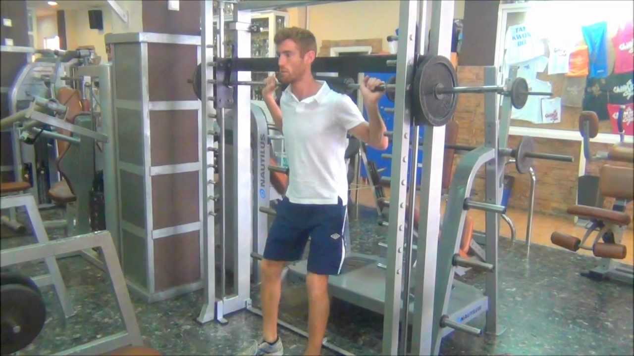 Sentadillas en multipower - YouTube