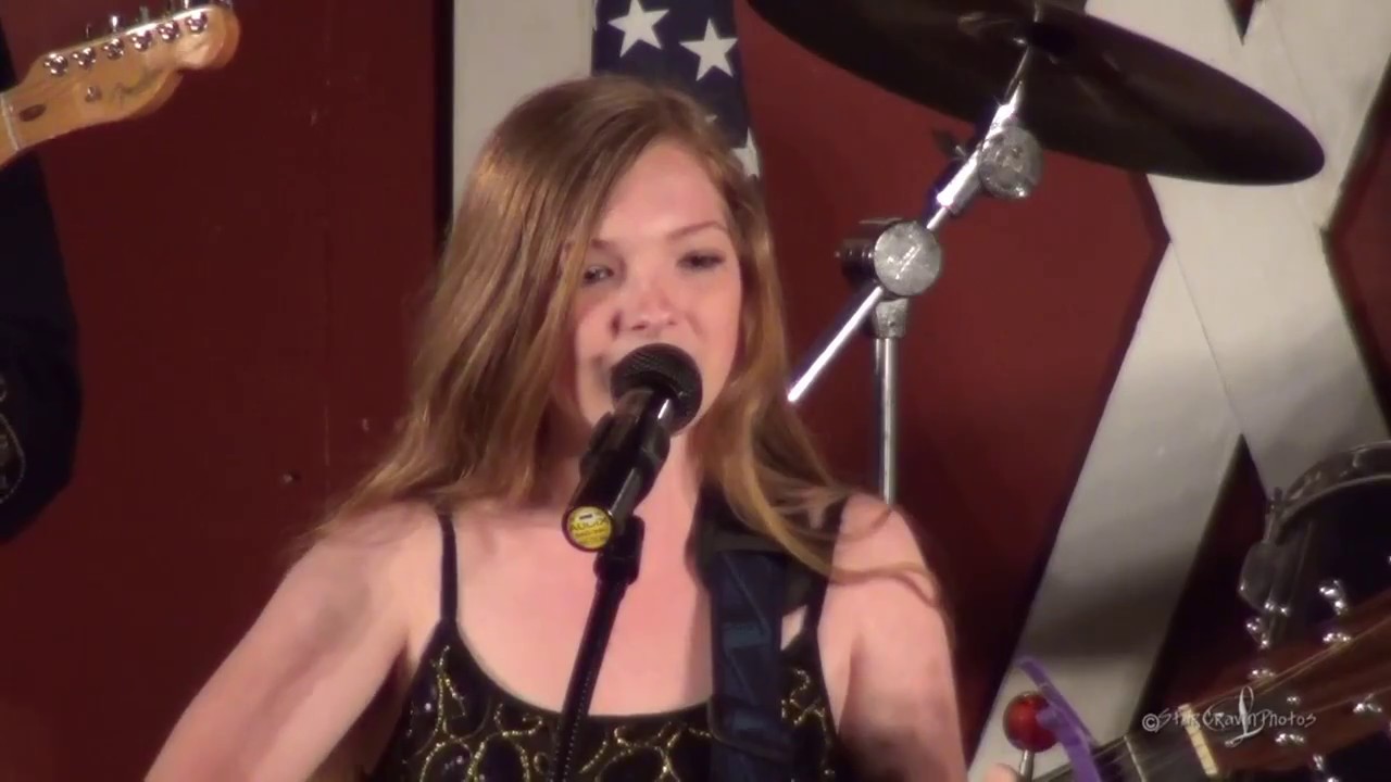 Hannah Breck sings If I Could Only Learn to Yodel at The Gladewater ...