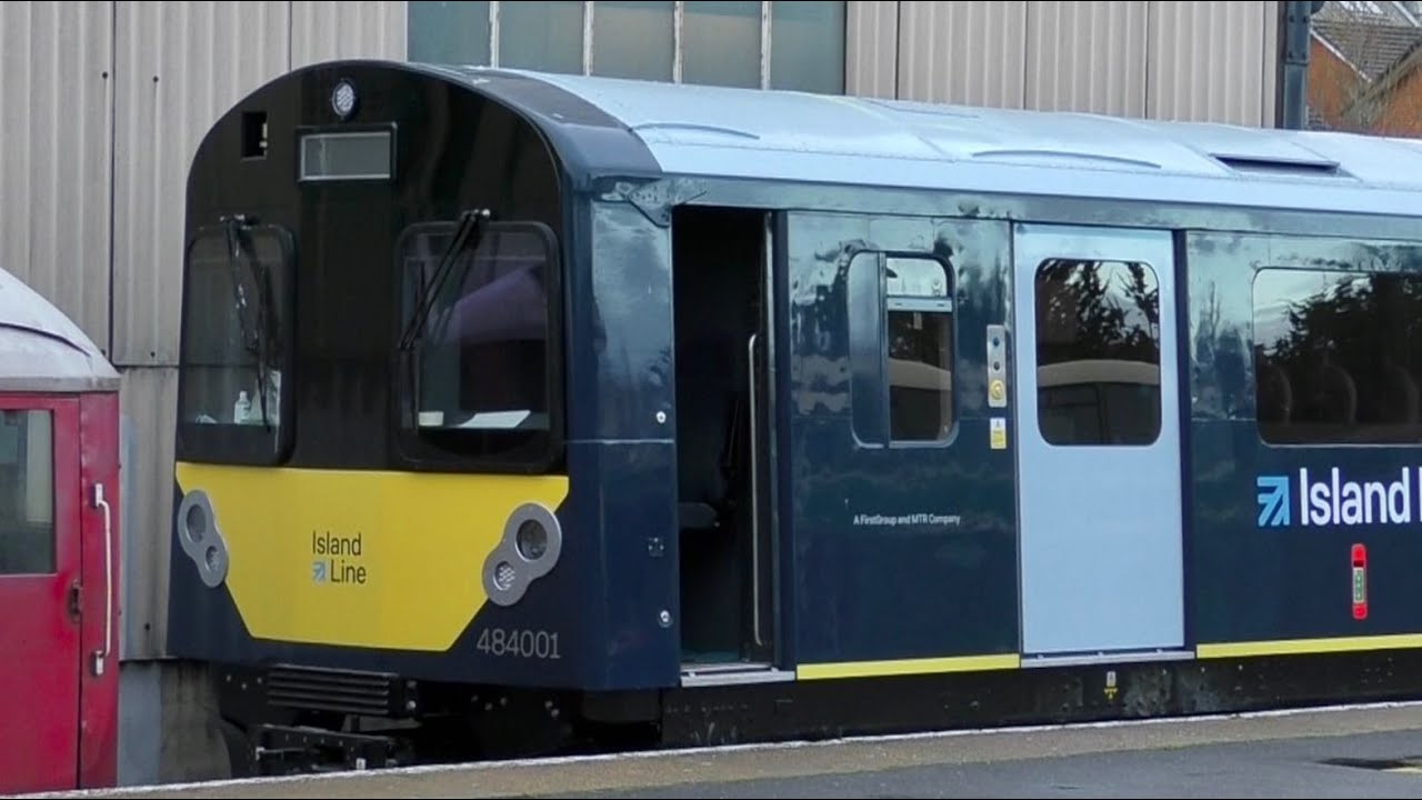 Vivarail Island Line Class 484001 & 483007 At Ryde St Johns - Saturday ...