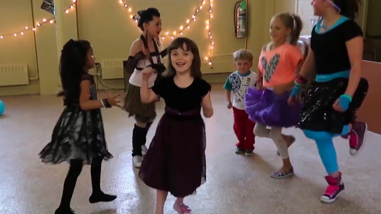 PRESCHOOLER GOES TO PROM! - YouTube