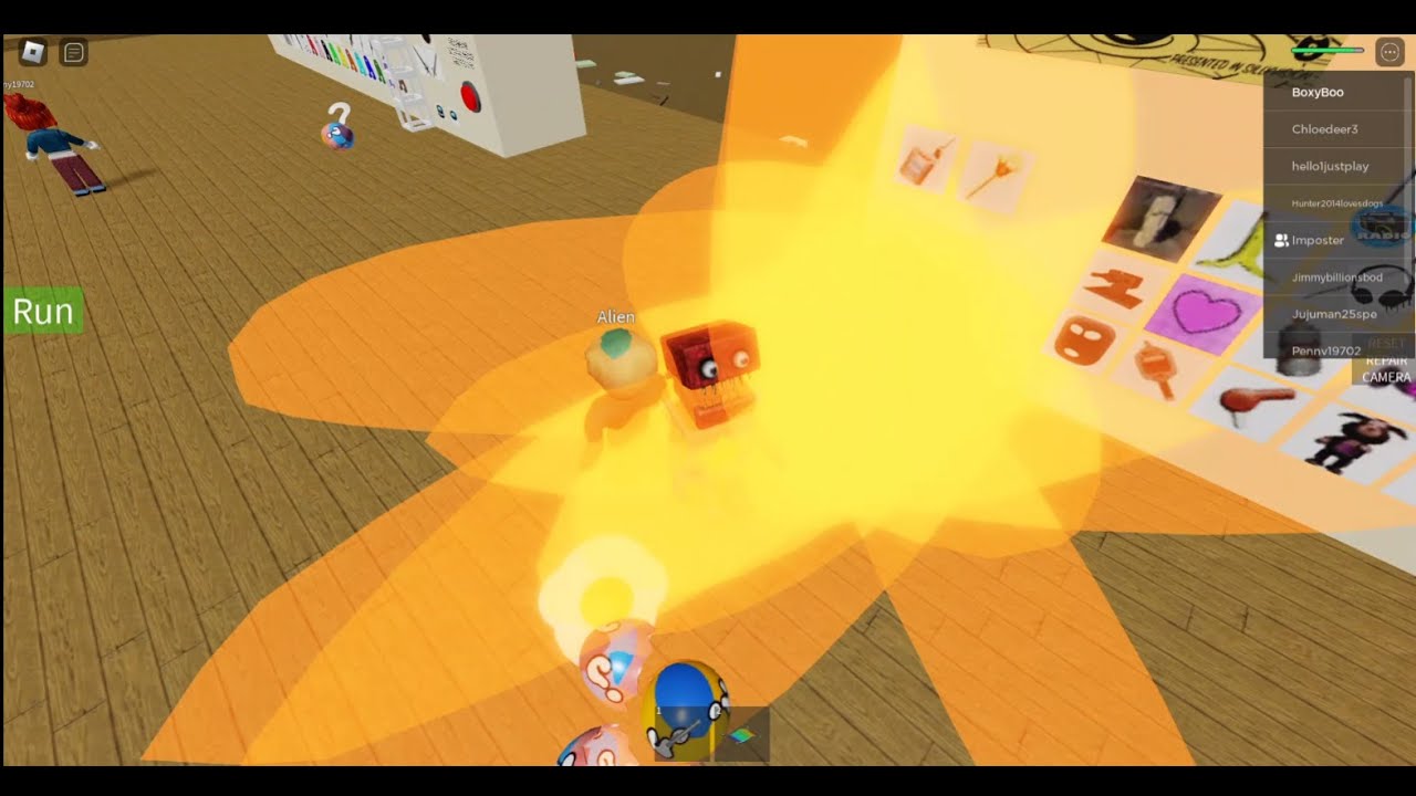 Boxy Boo plays Roblox - YouTube