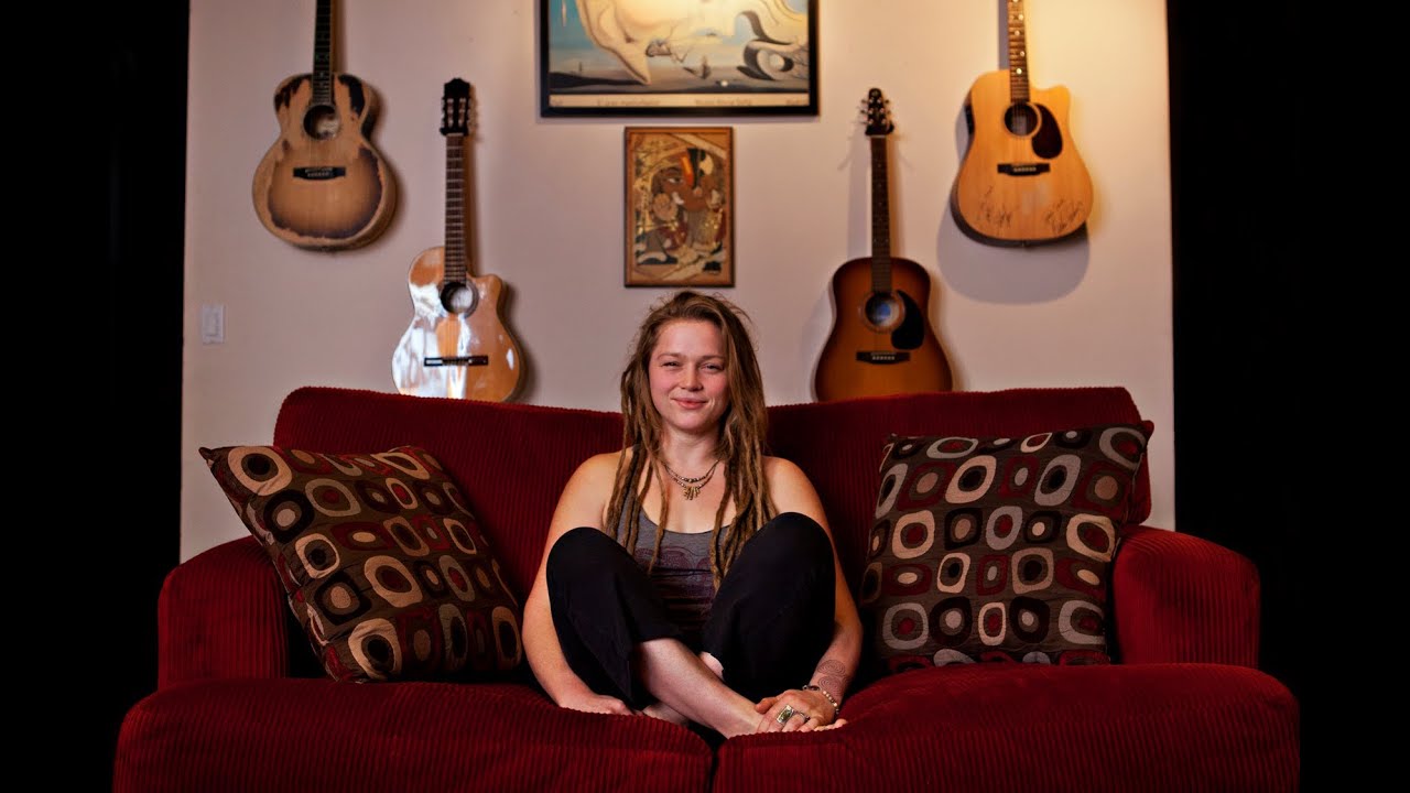 Crystal Bowersox "Dead Weight" BAMC Exclusive - YouTube