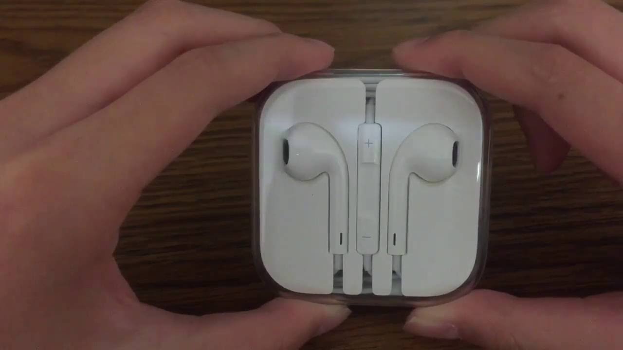 How to put Apple EarPods Back in the Case - YouTube