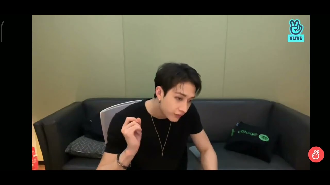 Chan's room ep.176 | Chan listens to mood by Dpr Ian and talks about ...