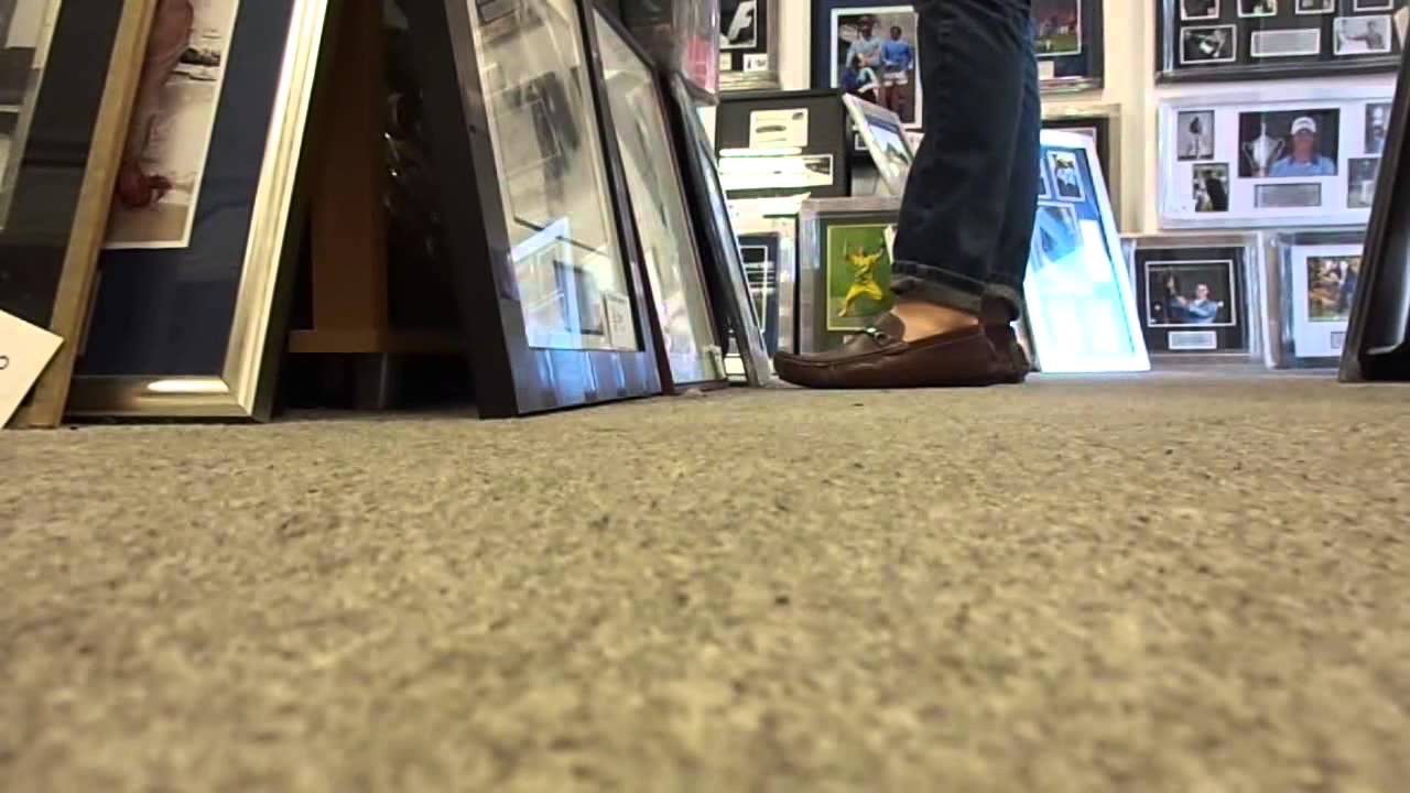 Sockless loafers - YouTube