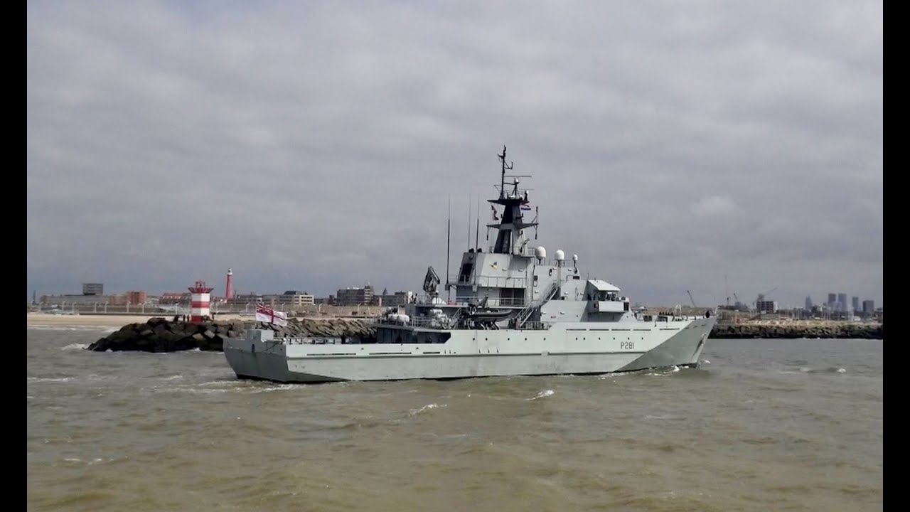 P 281 TYNE Engelse marine bestemming scheveningen 22 -4 -2015 - YouTube