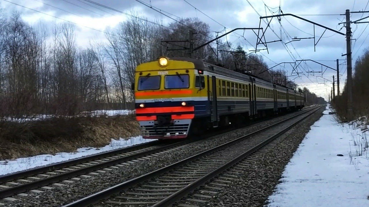 EMU train ER2T-2207 between Jumprava and Kaibala - YouTube
