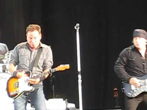 Bruce Springsteen - London Calling Hyde Park 2009 - YouTube