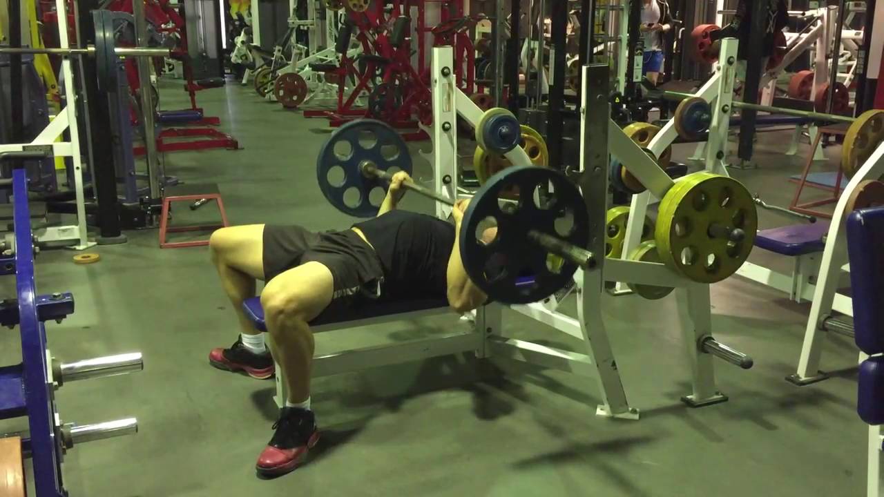 Flat BB Bench Press Demo - YouTube