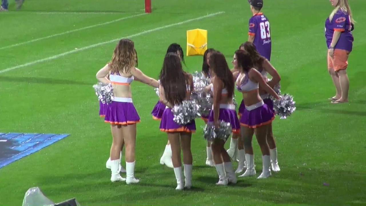 Cheers in the rain (23.07.2016) - YouTube