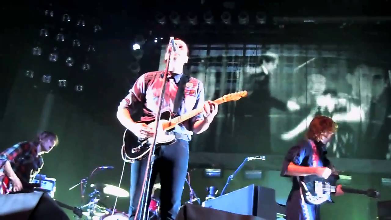 Arcade Fire - Modern Man live in Munich 2010 - YouTube