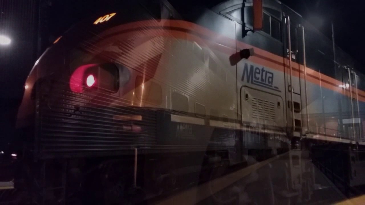 Metra MP36PH-3S 407 Shoves an Inbound Arriving/Departing 80th Ave ...