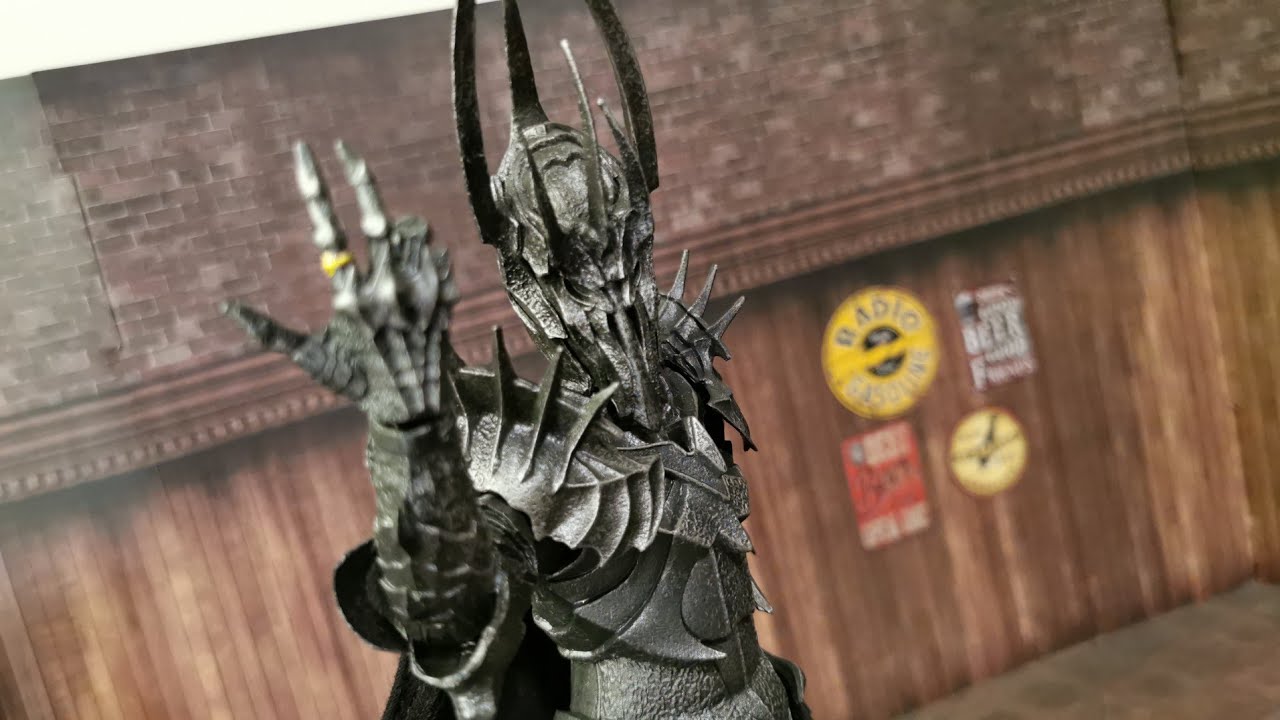 Sauron Diamond Select - YouTube