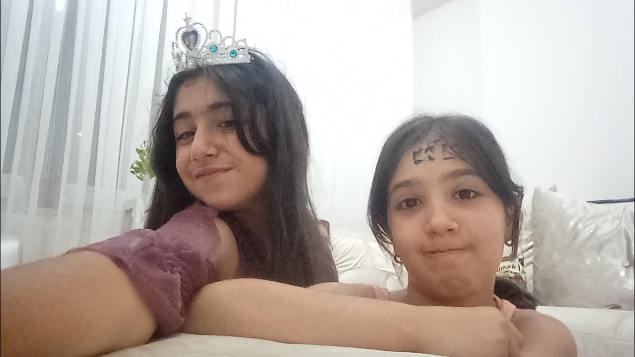 BUGÜN SİZLERLE BİRLİKTE KRALİÇE KÖLE OYNUYORUZ( SİMAY ÇELİK) - YouTube