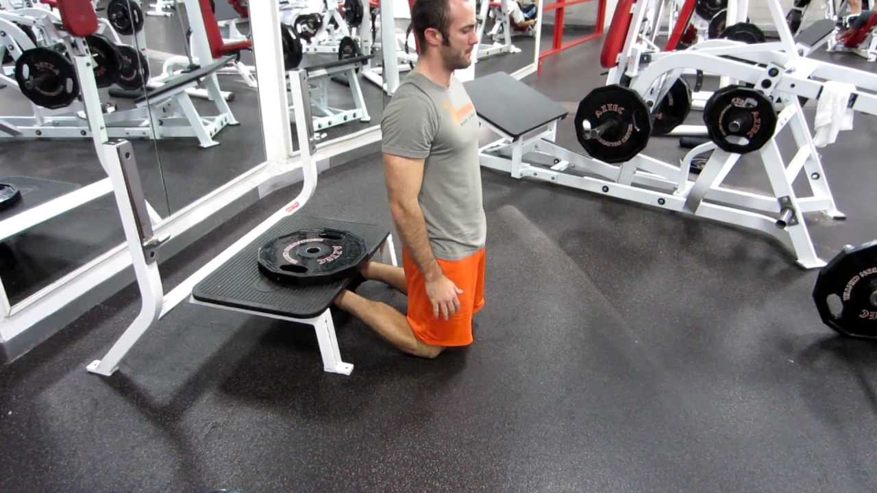 San Diego Personal Trainer demos Russian Lean Bodyweight Exercise - YouTube