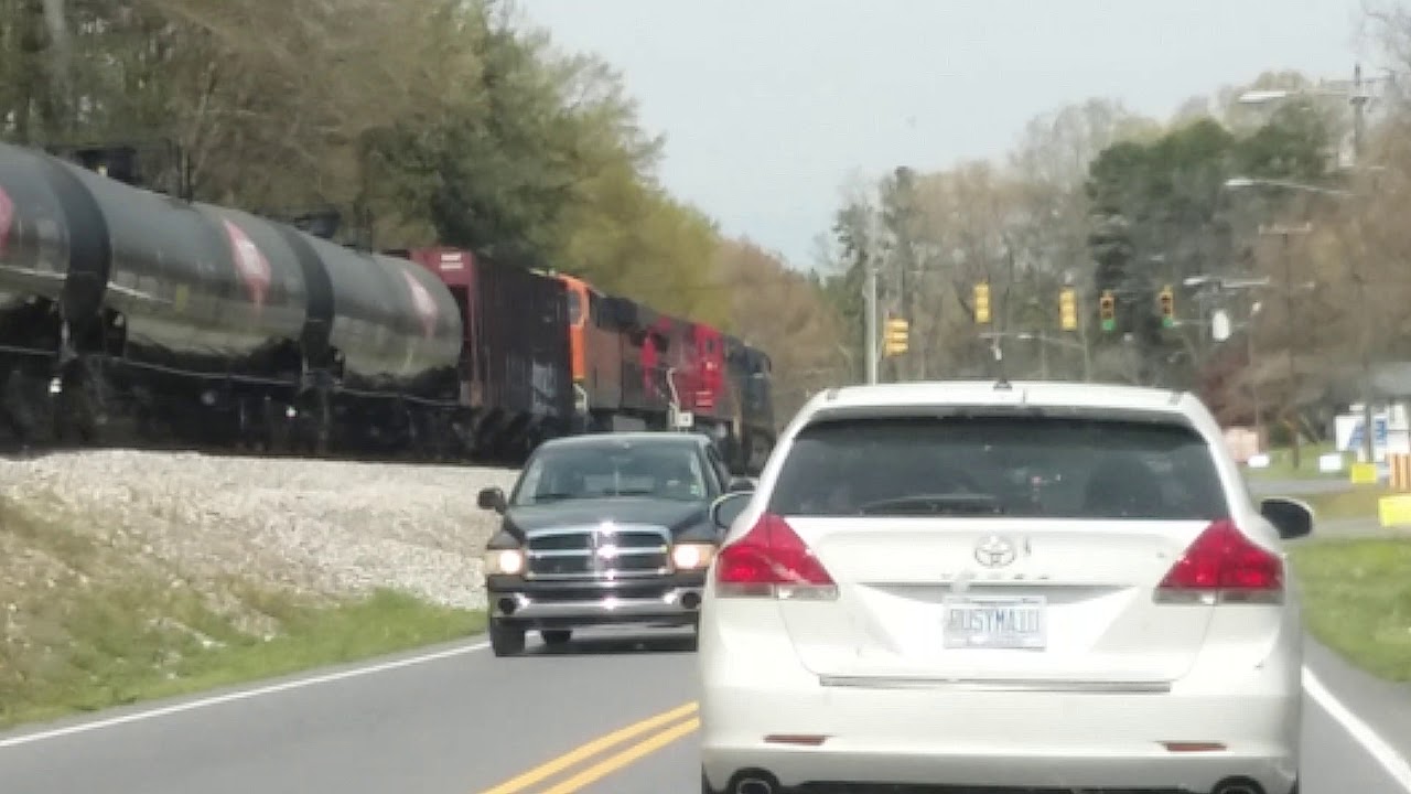 Csx K446 with csx 3428 and cp 8622 and Bnsf 6704 - YouTube