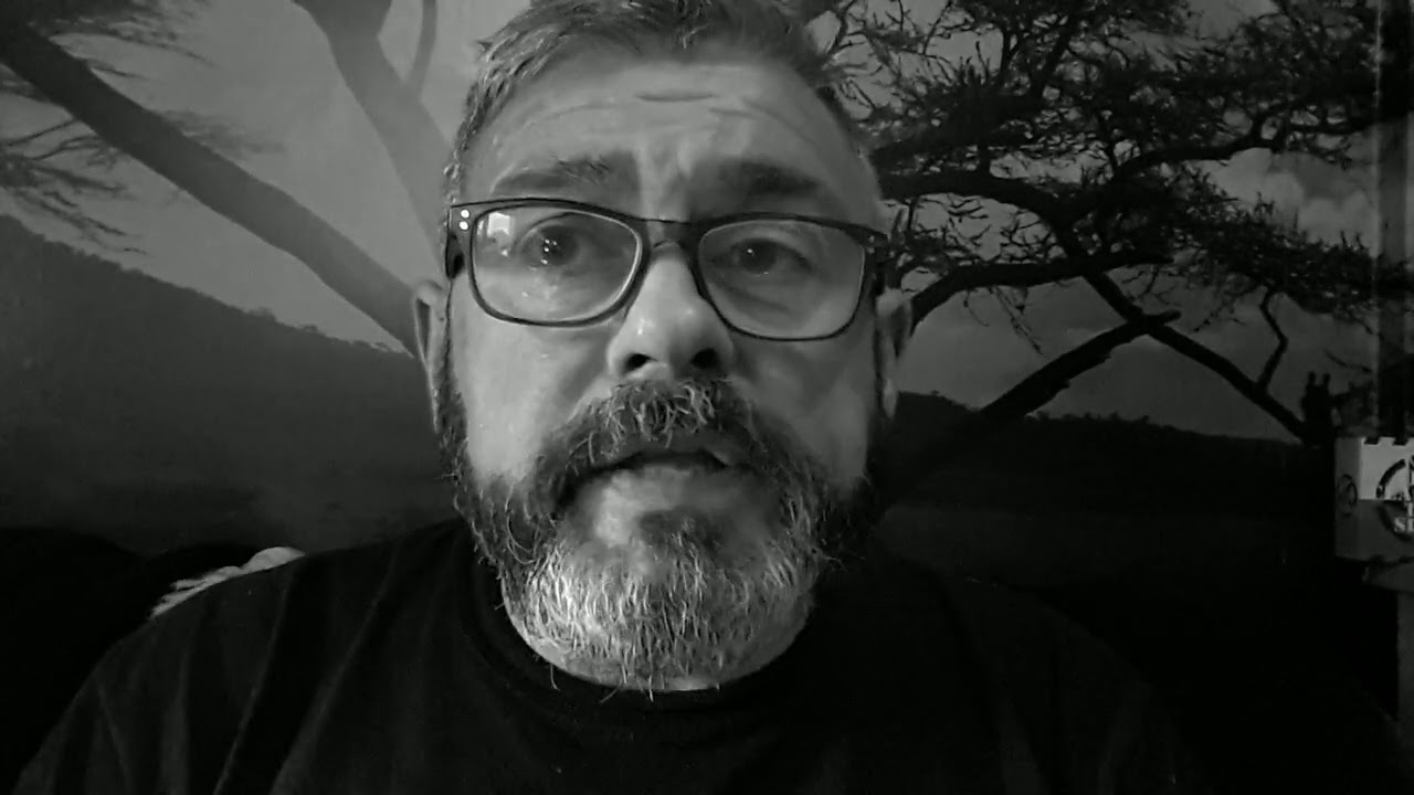 The big effin bee ,my tribute to Matt McGinn. - YouTube
