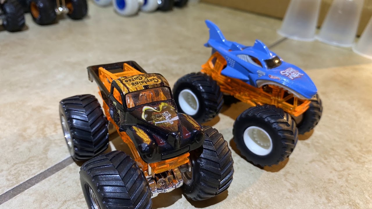 Monster Jam Christmas 2019 - YouTube